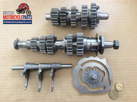 00-0068 5 Speed Gearbox Complete - Triumph T150V T160 - British ...